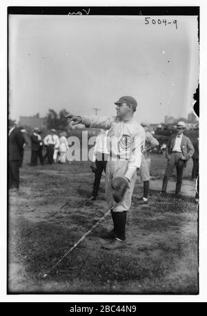 Gus Van, a vaudeville comic and singer, also known for his baseball ...