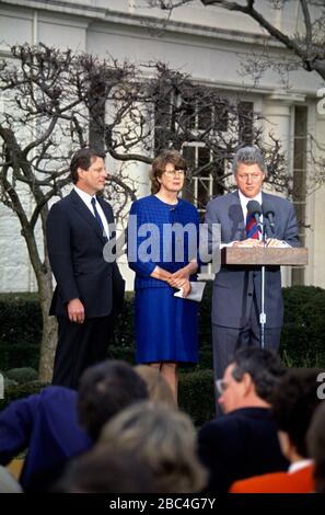 Janet Reno, State's Attorney for Miami-Dade County, Florida, left, is ...