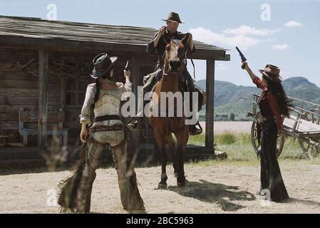 SAM SHEPARD, SALMA HAYEK, PENELOPE CRUZ, BANDIDAS, 2006 Stock Photo - Alamy