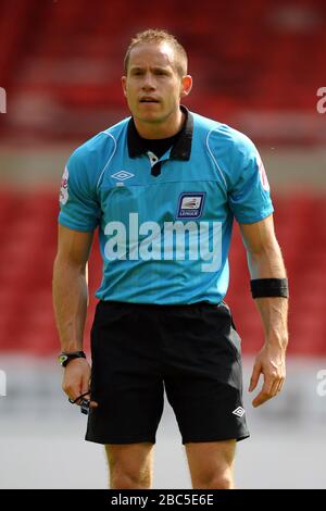 Referee Steve Martin Stock Photo - Alamy