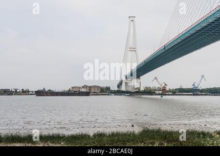 Under the pier at concrete ground Stock Photo - Alamy