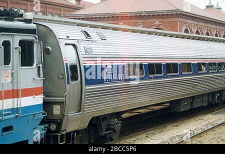 . English: A Metroliner train at Wilmington station in the 1990s ...