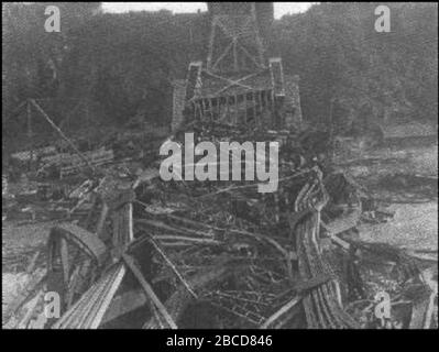 Quebec Bridge Collapse of 1907 Stock Photo - Alamy