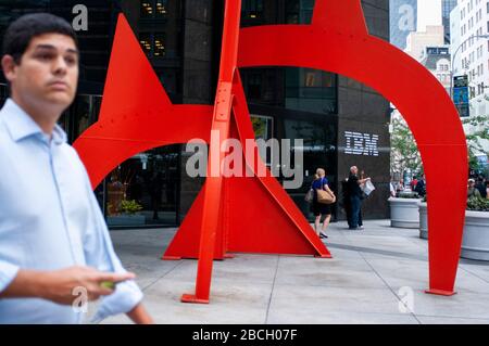Modern sculpture, IBM building, 590 Madison Avenue, Midtown Manhattan ...