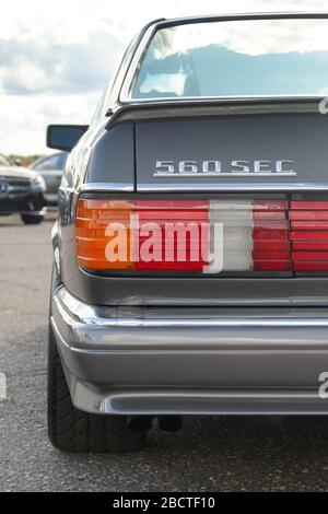 Mercedes 560 SEC w126 S-class Stock Photo - Alamy