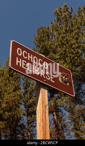 Ochoco Helibase rural Forest Service sign Stock Photo - Alamy