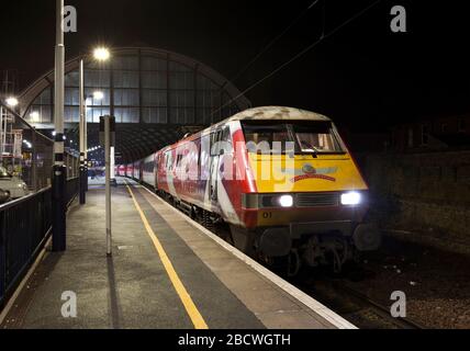 Class 91 Electric train 91101 Flying Scotsman stands beside preserved ...
