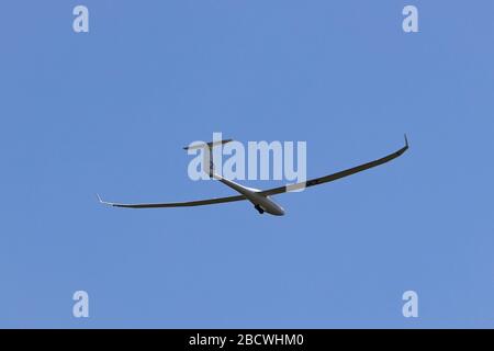 glider overhead in landing pattern Stock Photo - Alamy