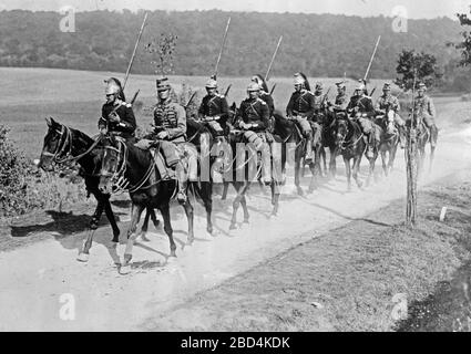 French dragoon and chasseur soldiers at the beginning of World War I ...