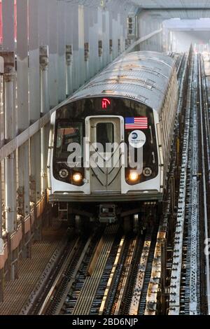 Train in Williamsburg Bridge New York, USA Stock Photo - Alamy