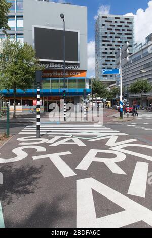 ROTTERDAM - A traffic light at a zebra crossing ROBIN UTRECHT /ANP ...