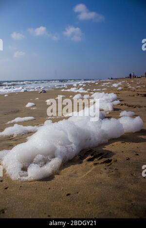 India: Toxin-laced bubbles cause pollution hazard on Indian beach ...