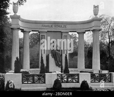 Hans Dammann Grab Schulze Stock Photo - Alamy