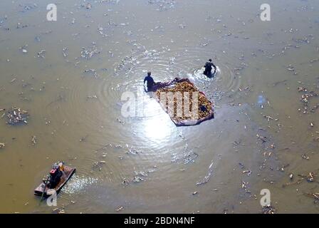 Tongling, Tongling, China. 9th Apr, 2020. 4Ã¦Å“Ë†8Ã Credit: SIPA Asia/ZUMA Wire/Alamy Live News ...