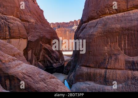 Guelta d'Archei waterhole near oasis, Ennedi Plateau, Chad, Africa ...