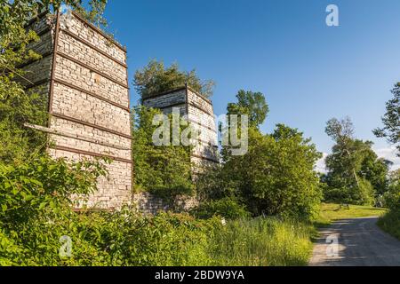 Canadian Cottage country Scene in summer Stock Photo - Alamy