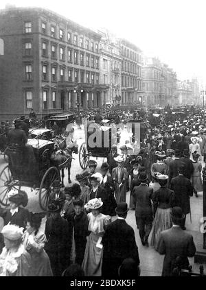 NYC Easter Parade Stock Photo - Alamy