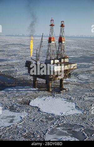 Offshore oil drilling platform, Alaska Stock Photo - Alamy