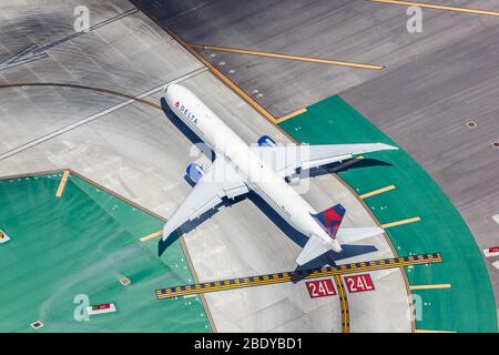 Aerial view of Delta Airlines Boeing 757 and Airbus A320 aircraft at ...