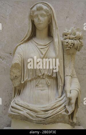 Roman statue of empress Livia Drusilla Stock Photo - Alamy