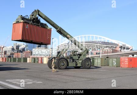 U.S. Army Rough Terrain Container Handler. RTCH Stock Photo - Alamy
