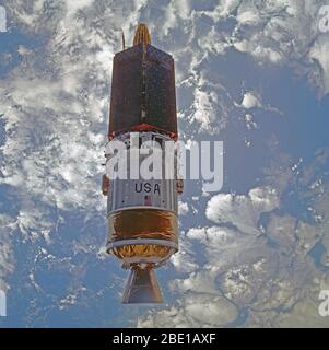 (2 Aug 1991) --- The Tracking and Data Relay Satellite (TDRS-E), is ...