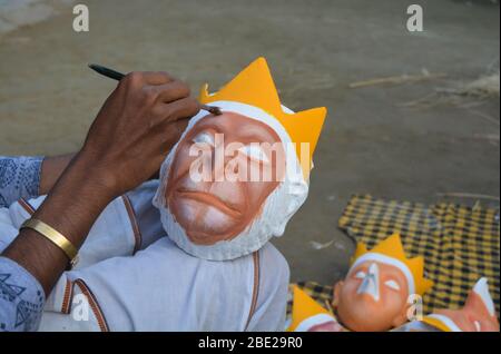 Mask making at Chamaguri Sattra in Majuli, Assam Stock Photo - Alamy