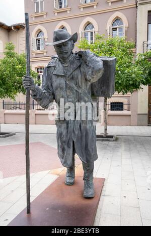 pilgrim statue Astorga Stock Photo - Alamy