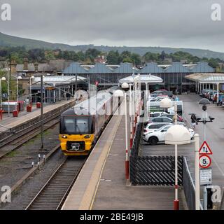 Northern rail Siemens / CAF class 333 electric train 333016 at Ilkley ...