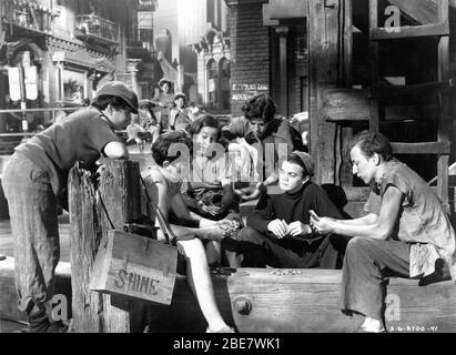 THE DEAD END KIDS : BOBBY JORDAN, BERNARD PUNSLY, LEO GORCEY, BILLY ...