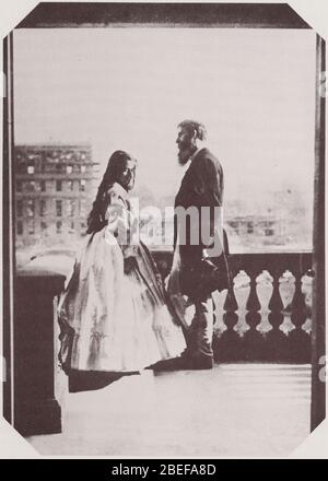 Hawarden, Clementina - Fräulein auf dem Boden sitzend, den Kopf auf ...