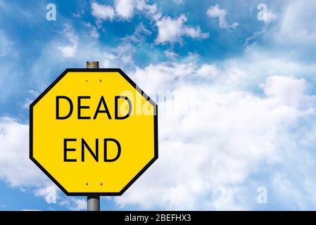 Dead end dirt road with sign near Interstate 40 (I-40) US highway in ...