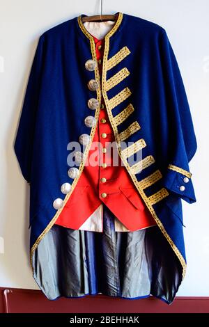 18th century tailor shop in Colonial Williamsburg Stock Photo - Alamy