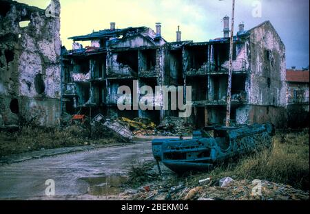 Sarajevo 1998 - war destruction of apartments and houses in Sarajevo's ...