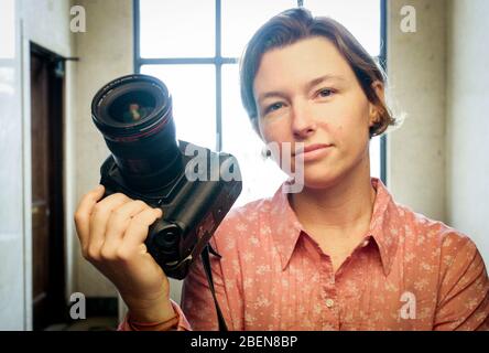 Photojournalist Stephanie Sinclair in Chicago, 2004 Stock Photo - Alamy