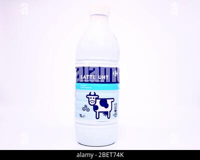 Carrefour Pasteurized Low Fat MILK. Italian Milk product for Carrefour ...