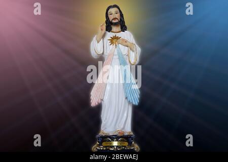 Statue representing the merciful Jesus Christ, divine mercy - Catholic ...