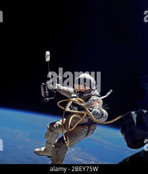 Astronaut Edward White floating weightless during the first US ...