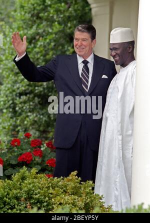 PRESIDENT OF GUINEA AHMED SEKOU TOURE WITH GUINEAN CABINET / ; 18 ...