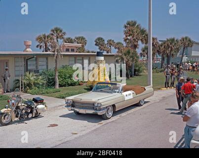 Arrival of astronaut L. Gordon Cooper Jr. at Patrick Air Force Base for ...