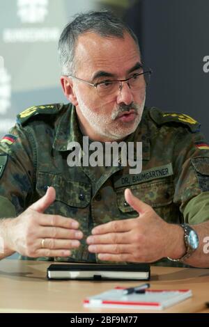 Koblenz, Germany. 16th Apr, 2020. In the Central Military Hospital of ...