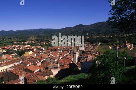 Gonfaron village from the St Quinis chapel Stock Photo - Alamy