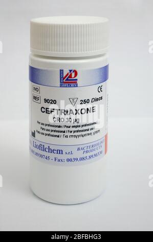 Ceftriaxone, a cephalosporin antibiotic it is used to treat pneumonia ...