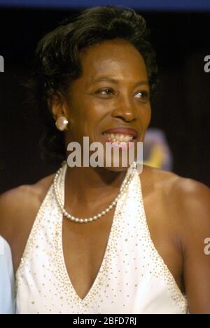 Madeline Manning Mims, 1968 Olympic 800-meter gold medalist and four ...