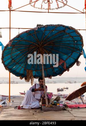 aranasi, Uttar Pradesh / India - April 2019 : Pilgrims worshiping river ...