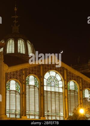 Visit the night market on a food street in Changchun City, northeast ...