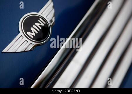 BMW Mini car badge Stock Photo - Alamy