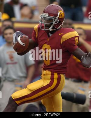 USC receiver Dwayne Jarrett scores on a 62-yard touchdown reception in ...