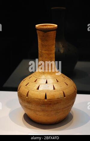 Warring States Pottery Vase, Pottery and Porcelain Gallery, Palace ...