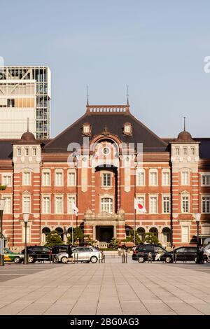 Tokyo Station's red brick station building Stock Photo - Alamy